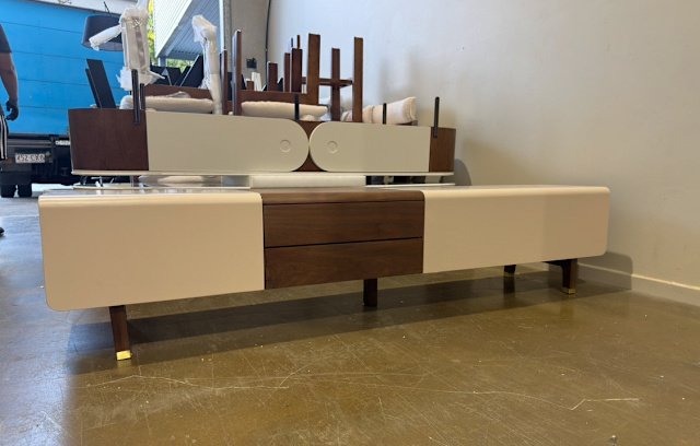 Italian Milano TV Unit /Stand /Entertainment(2.0M) - Entertainment & TV ...