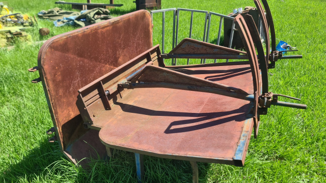 Thompson Longhorn calf cradle and race | Farming Equipment | Gumtree ...