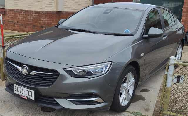 2019 HOLDEN COMMODORE LT 9 SP AUTOMATIC | Cars, Vans & Utes | Gumtree ...