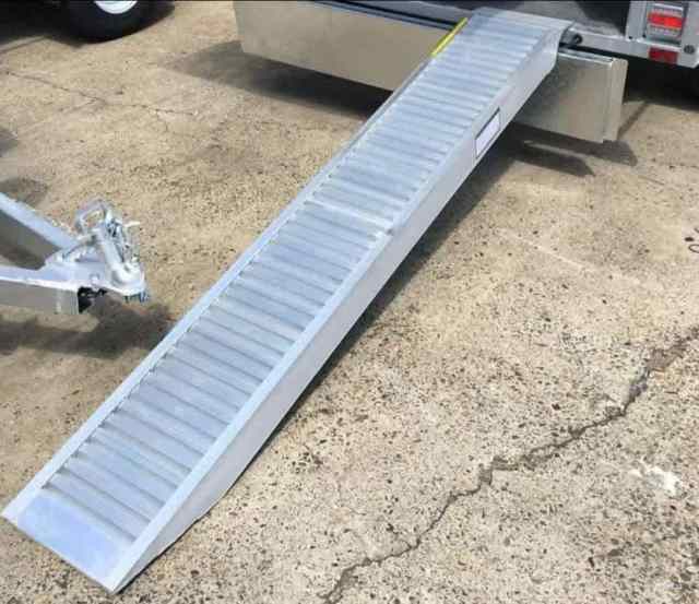 Heavy Duty Loading Ramps 1.8m 750kg/Ramp 2.0m 1500kg/Ramp and 2.5m 130 ...