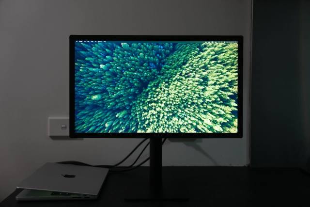 LG Ultrafine 4K Monitor 21.5 22MD4KA - Monitors in Canberra City ACT ...