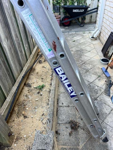 Bailey 4 meter extendable ladder - Ladders & Scaffolding in Currambine ...