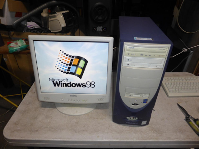Retro Windows XP 98 PC P4 2.8GHz 512MB RAM 80GB HDD AGP - Desktops in ...