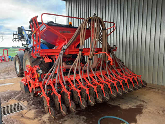 KUBOTA 3.5 MTR POWER HARROW AND AIR SEEDER COMBINATION | Farming ...