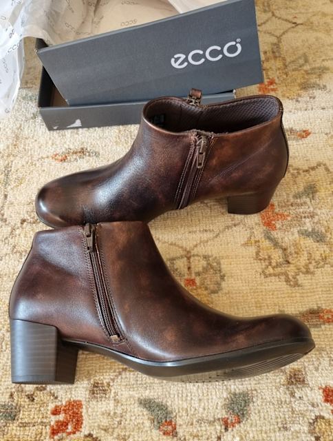 ECCO Boots Women EU39 - Women's Shoes in South Yarra VIC | Gumtree ...