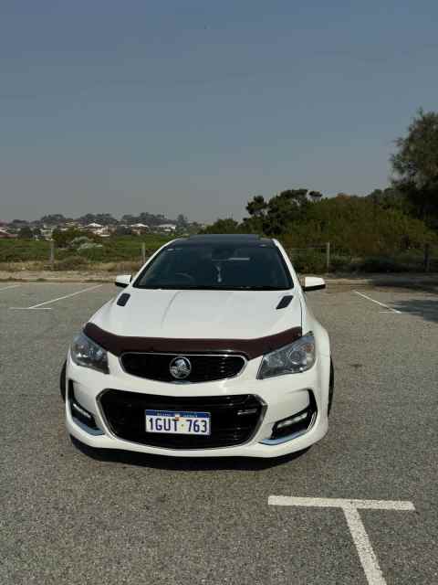 2015 HOLDEN COMMODORE SS-V REDLINE 6 SP MANUAL 4D SEDAN | Cars, Vans ...