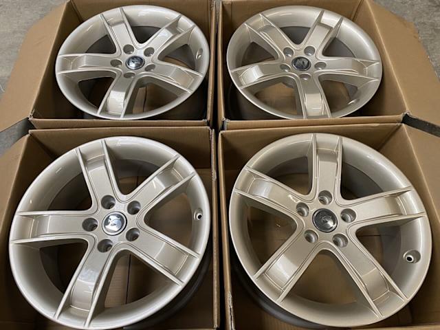 GENUINE HSV 18” VX CLUBSPORT R8 VU MALOO VY CLUBSPORT WHEELS CHAMPAGNE ...