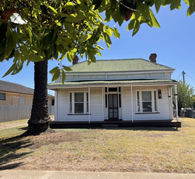 60 Canterbury Street, St Arnaud, Victoria 3478 - for Sale | Gumtree ...