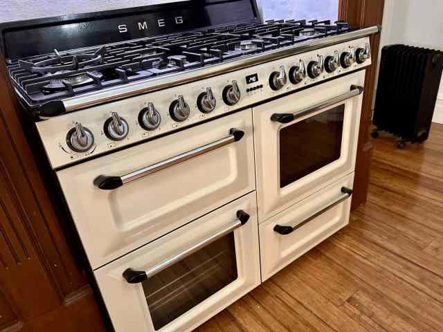 SMEG Victorian aesthetic 110 freestanding fuel fuel oven/stove - Ovens ...