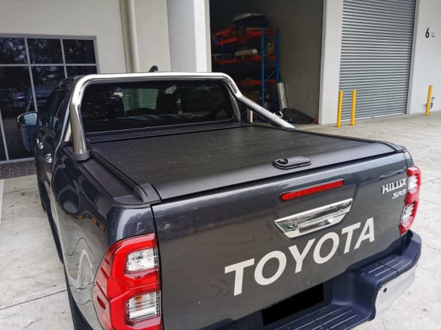 Black Roller Shutter Tonneau Tub Cover for Toyota Hilux 2015-24 SR SR5 ...