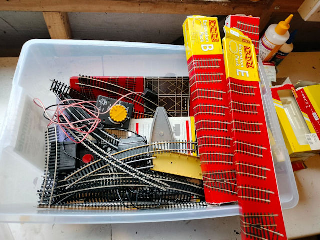 Hornby model train rails and electronics for them - Collectables in ...