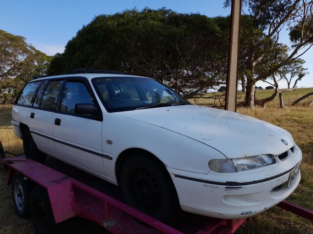 Holden VS Commodore wagon. Parts or repair.VR-VT | Auto Body parts ...