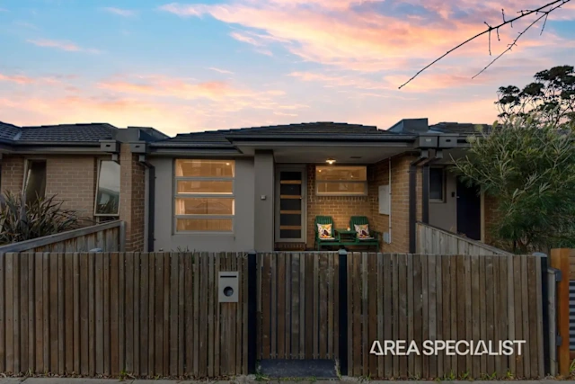 42 Henry Street, Pakenham, Victoria 3810 - for Sale | Gumtree Australia