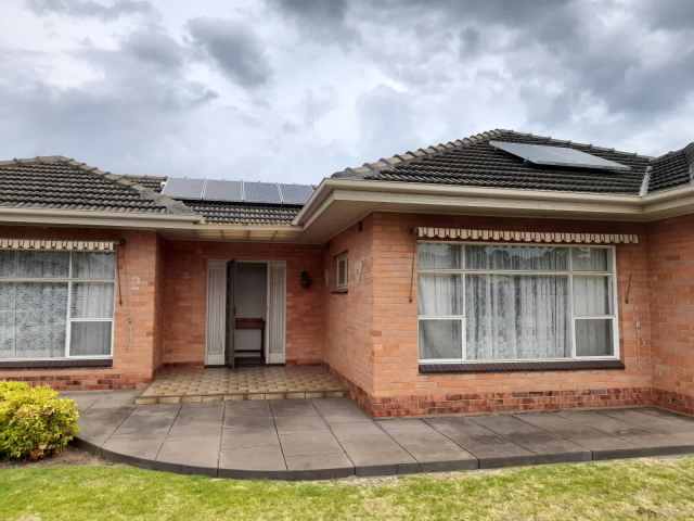 Demolition Sale..... Items Including Garage/Rumpus Room, Verandah, Ca ...