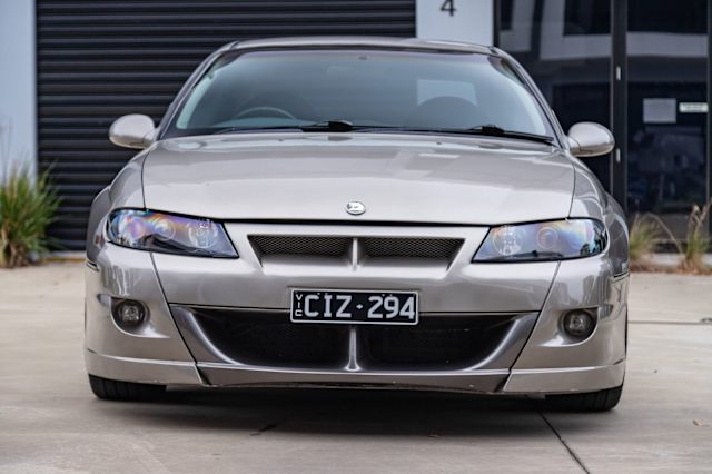 2001 HSV CLUBSPORT R8 6 SP MANUAL 4D SEDAN, 5 seats VX | Cars, Vans ...