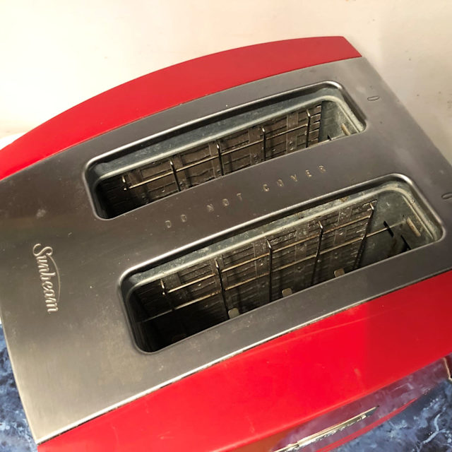 SAVE$100 RED HOT DEAL Sunbeam Cafe Series 2-Slice Toaster - Small ...