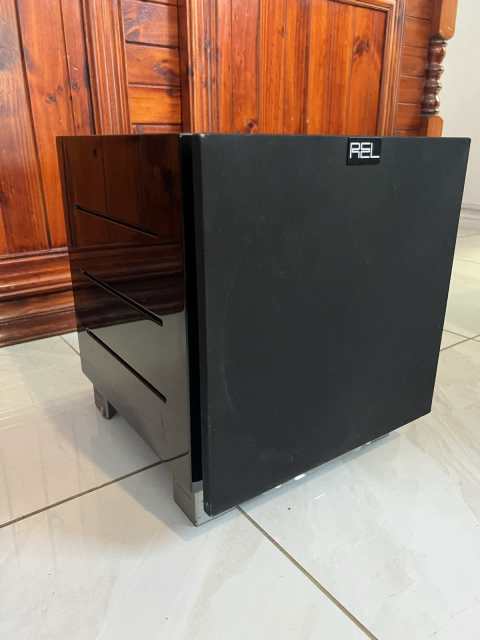 Rel R205 Active subwoofer 200W rms - Speakers in Wishart QLD | Gumtree ...
