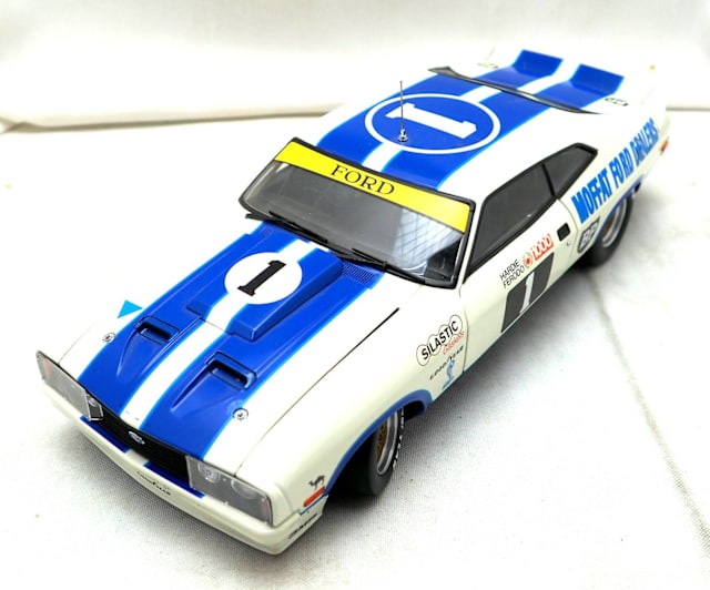 Classic Carlectables 1:18 1978 Ford XC Cobra Diecast Model Car *227085 ...