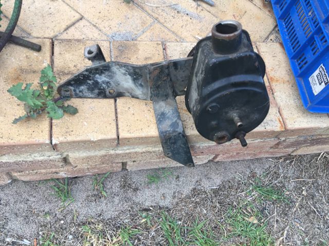 Holden HQ HJ HX HZ 6cyl Power Steering pump & Bracket o481094190 | Auto ...