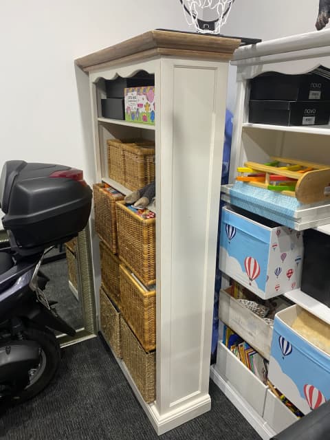 TIMBER EARLY SETTLER BOOKCASE FRENCH PROVINCIAL | Bookcases & Shelves ...