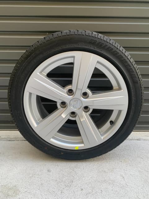 VZ COMMODORE SS ALLOY WHEEL GENUINE ORIGINAL 17X8 INC BRIDGESTONE NEW ...