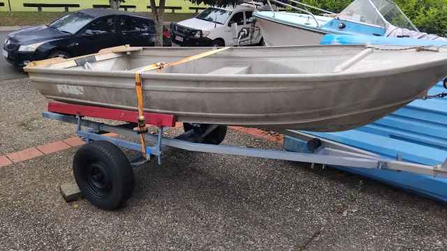 Tinnie Aluminium 12 foot plus unregistered trailer | Tinnies & Dinghies ...