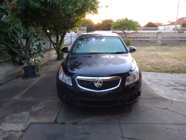 Holden Cruze 2011 (Has error code please view pics is an easy fix ...