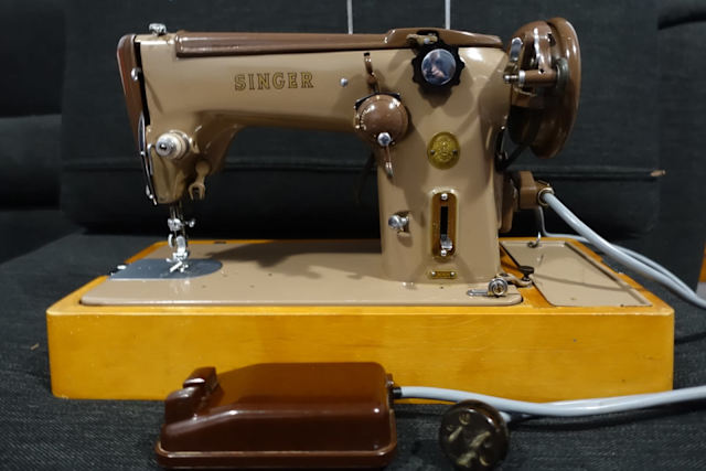 Vintage Singer 306 Sewing Machine - Other Antiques, Art & Collectables ...