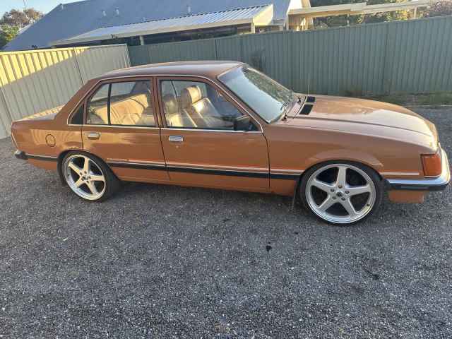 1983 HOLDEN COMMODORE VH 3 SP AUTOMATIC 4D SEDAN, 5 seats | Cars, Vans ...