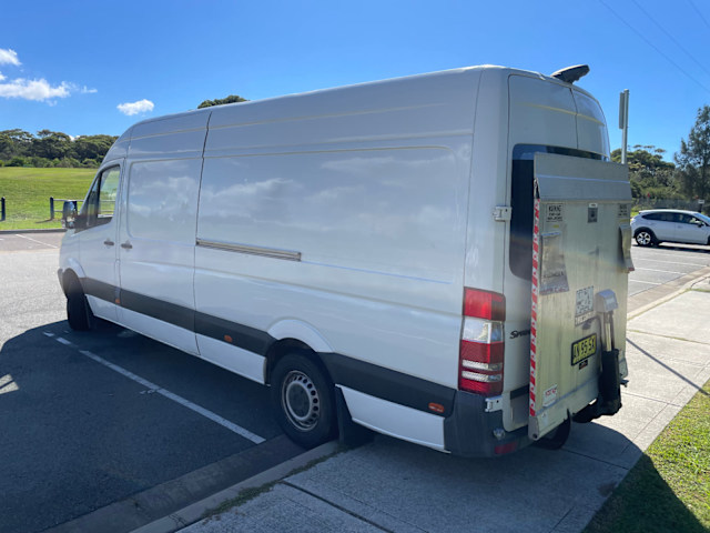 Mercedes-Benz Sprinter Auto van with Dhollandia hydraulic tail lifter ...
