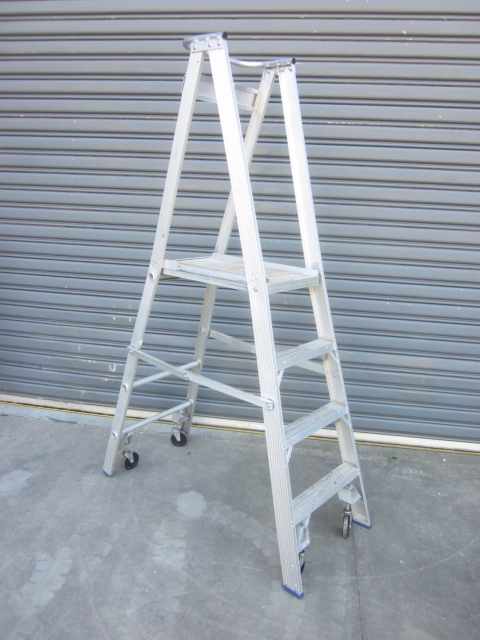 ALUMINIUM STOCK PICKER 4 STEP PLATFORM LADDER WITH WHEELS - Ladders ...
