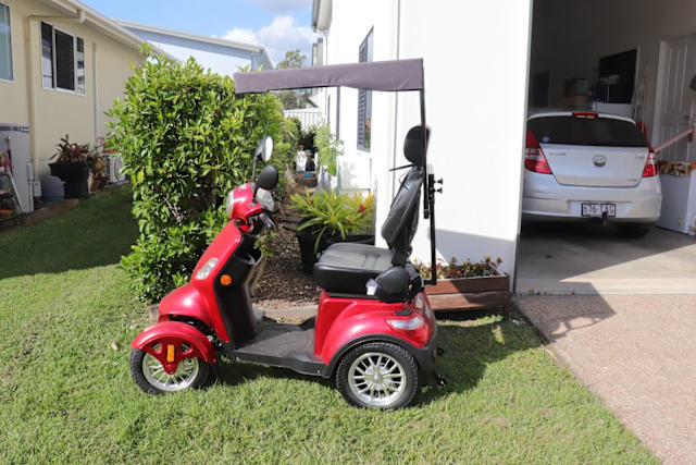 Reef Mobility Scooter | Scooters | Gumtree Australia Fraser Coast ...