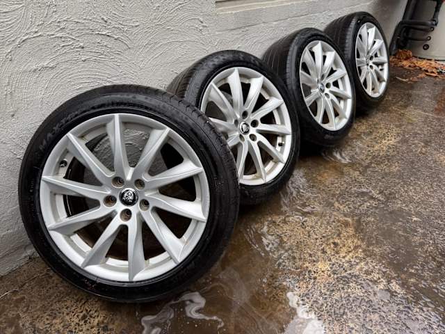 Jaguar F Type 18 Inch Alloy Wheels with Excellent Tyres *Delivery ...
