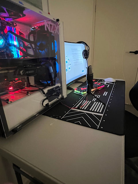 High end pc setup - Desktops in Sherwood QLD | Gumtree Australia