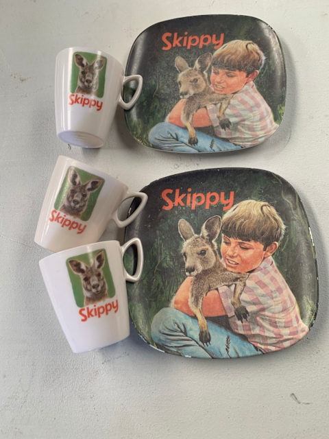 SKIPPY PLATES (2) SKIPPY CUPS (3) GOOD CON. - Collectables in Largs ...