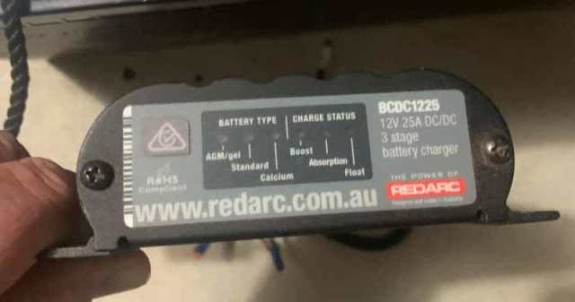 REDARC 1225 BCDC Core In-Cabin 25A DC Battery Charger + KICKASS 120Ah ...