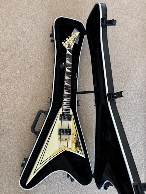 Jackson Pro Series RR5 Rhoads 2005/ 06 - Ivory with Black Pinstripes ...