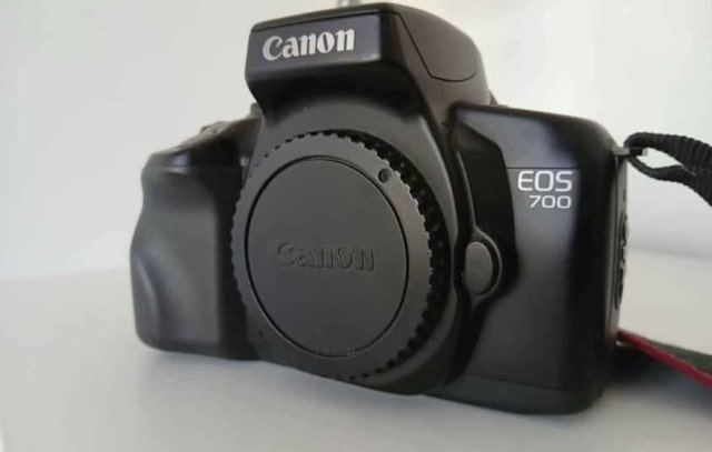 Canon EOS 700 35mm film camera (body) excellent condition - Non Digital ...