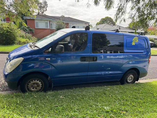 2010 HYUNDAI iLOAD CREW 5 SP AUTOMATIC 4D VAN | Cars, Vans & Utes ...