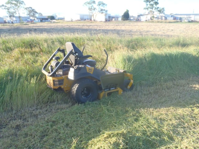ACREAGE MOWING/SLASHING,ZERO TURN, SLASHER MINI LOADER YARD CLEAN UP ...