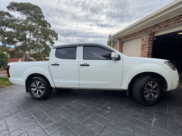 2017 ISUZU D-MAX SX (4x2) 6 SP MANUAL CREW CAB UTILITY | Cars, Vans ...