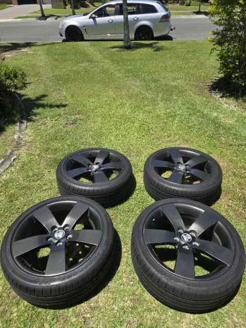 Holden commodore 19 inch sv6 mag wheels n good tyres | Wheels, Tyres ...