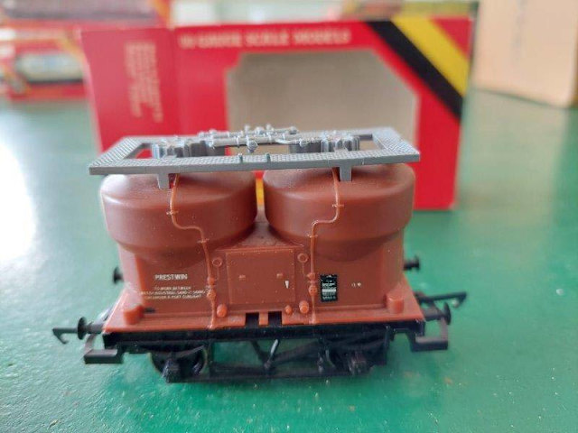 HORNBY R125 00 GAUGE 1978 TWIN SILO WAGON BROWN MODEL TRAINS HOBBY ...