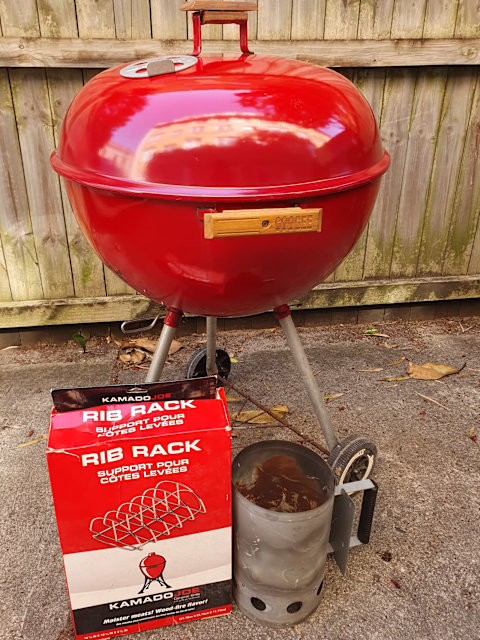 Weber Charcoal Kettle BBQ classic RED with EXTRAS - BBQ in Coogee NSW ...