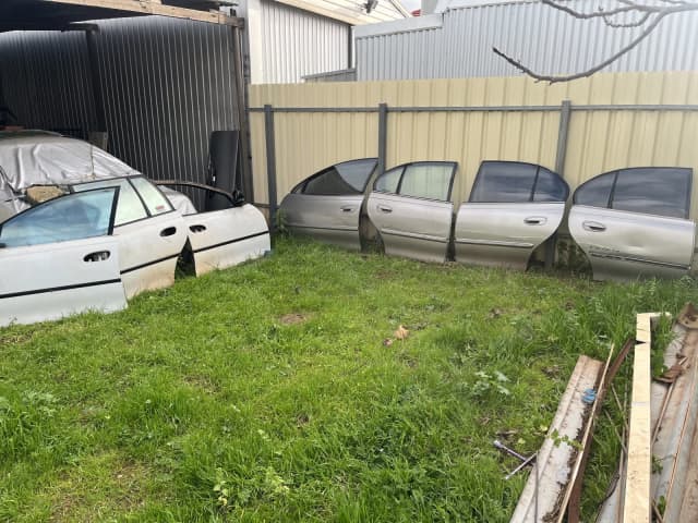 VT VX VY VZ COMMODORE DOORS AND PANELS | Auto Body parts | Gumtree ...