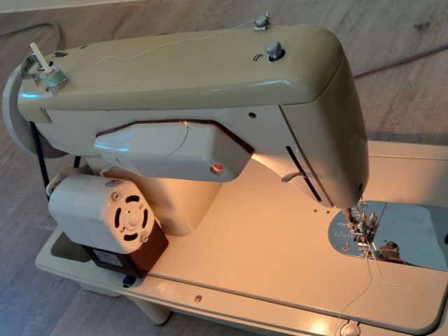 VINTAGE RETRO RARE ITALIAN SINGER SEWING MACHINE MODEL 217-APP No.N457 ...