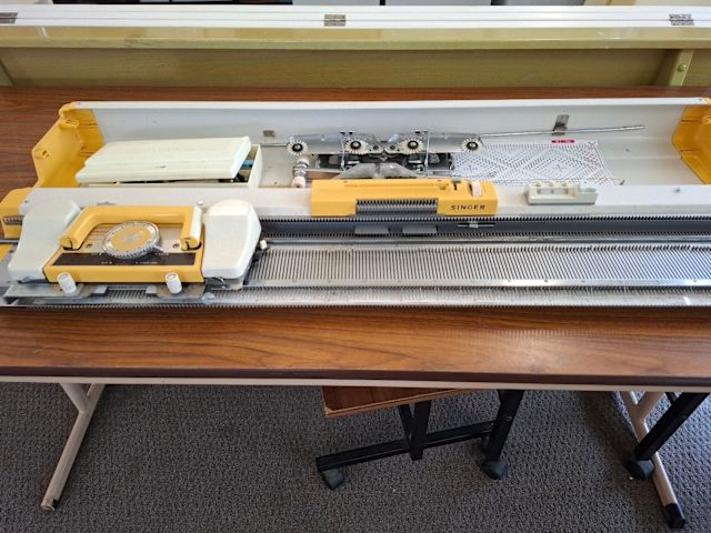 SINGER KNITTING MACHINE - Sewing Machines in Highton VIC | Gumtree ...