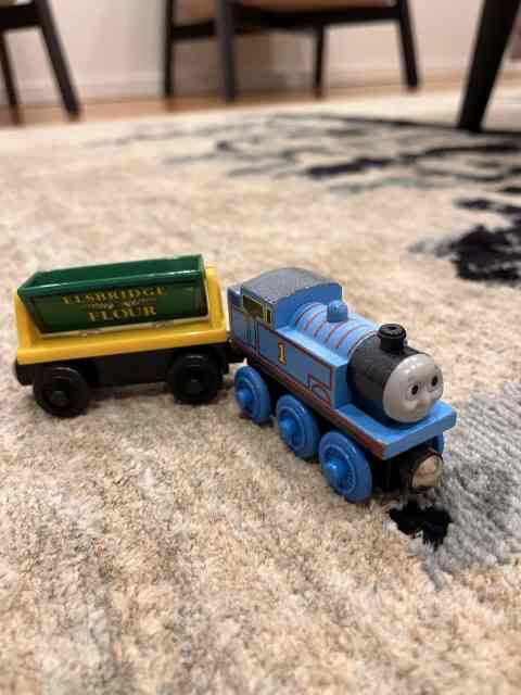 Flour Covered Thomas & Flour Car - Thomas & Friends Wooden Railway ...