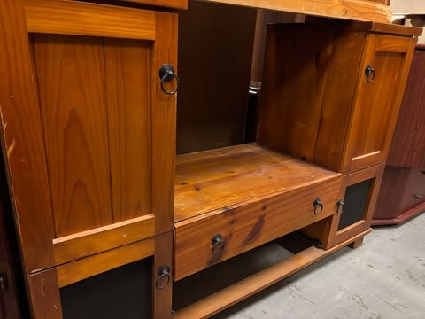 Uniquely shaped country style Pine TV Delivery/Pick-up - Entertainment ...