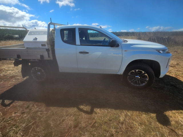 2020 MITSUBISHI TRITON GLX (4x4) 6 SP MANUAL CLUB C/CHAS | Cars, Vans ...